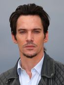 Jonathan Rhys Meyers bio, età, altezza, moglie, bambini, giovani foto ...